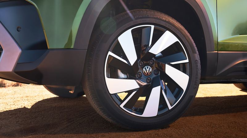 VW Taos 2025 | Compact 5-Seater SUV | Volkswagen Canada