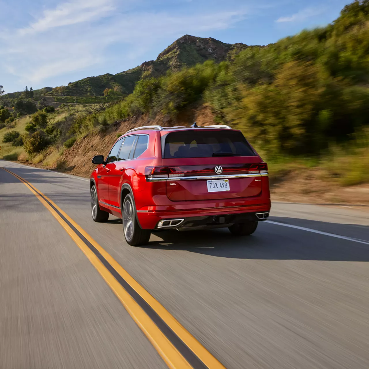 2025 Volkswagen Atlas vs Ford Explorer Model Comparison