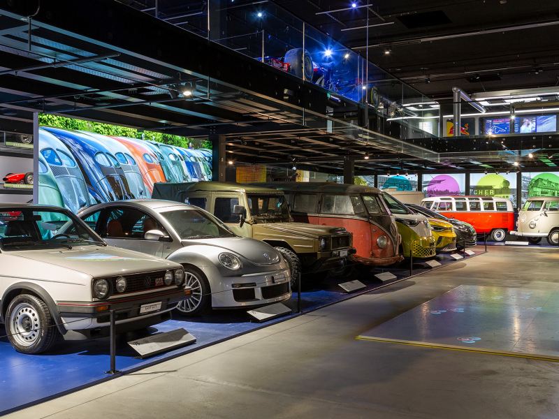 VW Golf feiert 50. Geburtstag – der König der Kompakten | Volkswagen ...